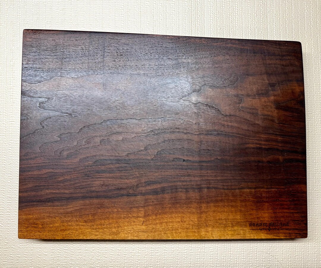 21x9.5x3/4 Walnut Live Edge Cutting Board - Etsy