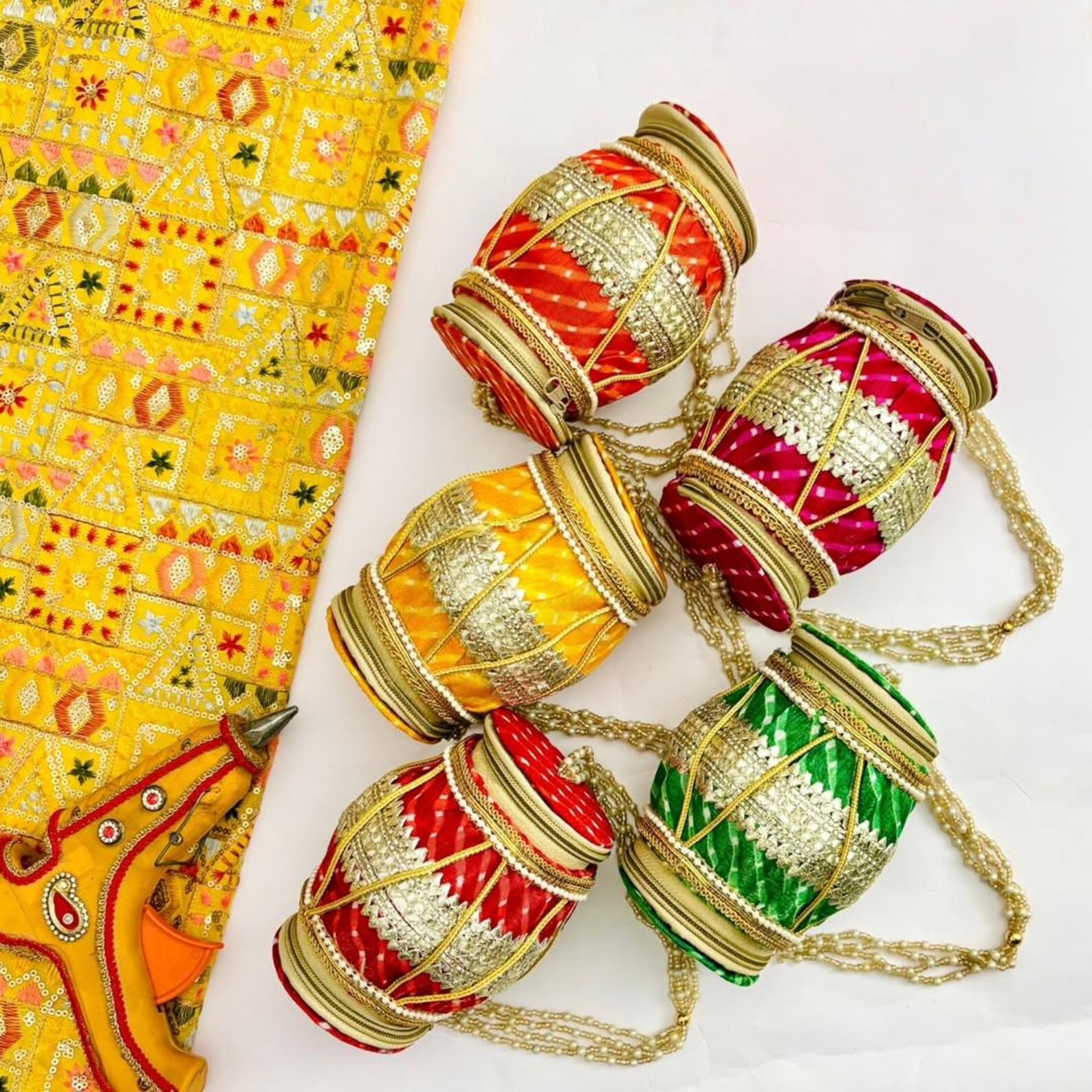 Dholki Wedding Favours Giveaways Hanging Dhol-shaped Nikkah Pouches Set ...
