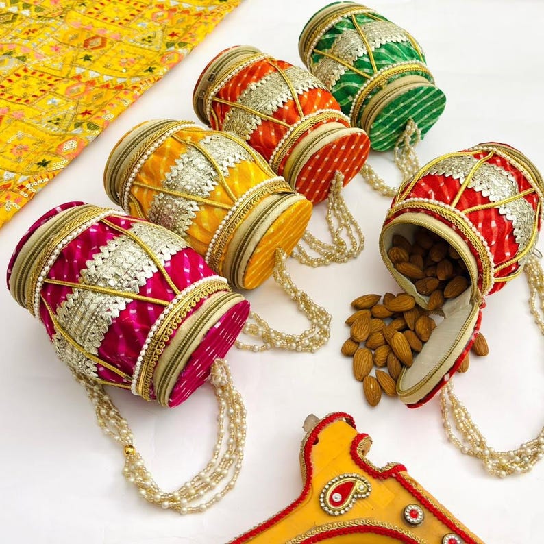Dholki Wedding Favours Giveaways Hanging Dhol-shaped Nikkah Pouches Set ...