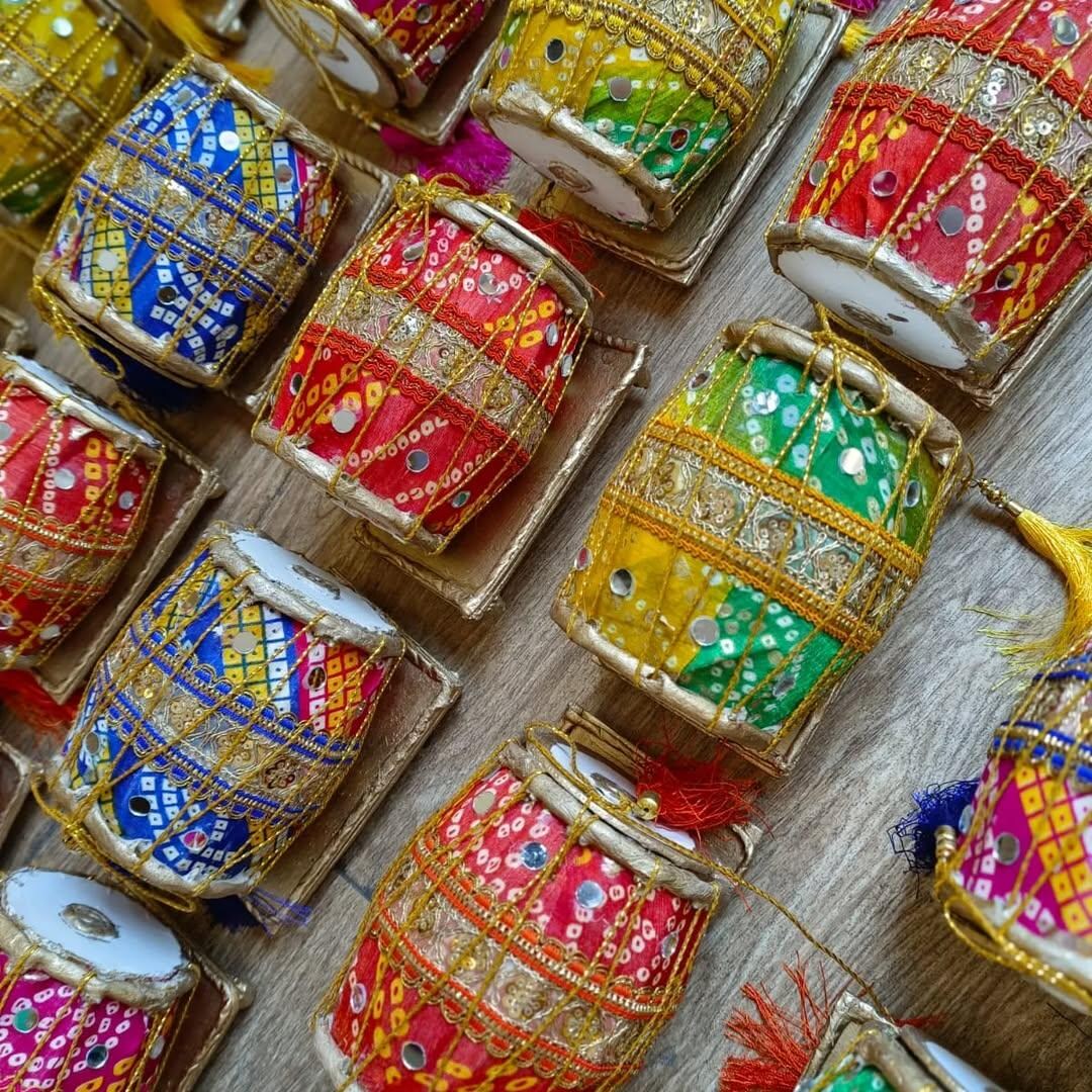 Dholki Wedding Favours Giveaways Hanging Dhol-shaped Nikkah Pouches Set ...