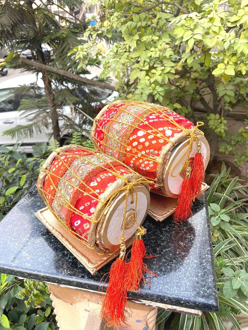 Dholki Wedding Favours Giveaways Hanging Dhol-shaped Nikkah Pouches Set ...