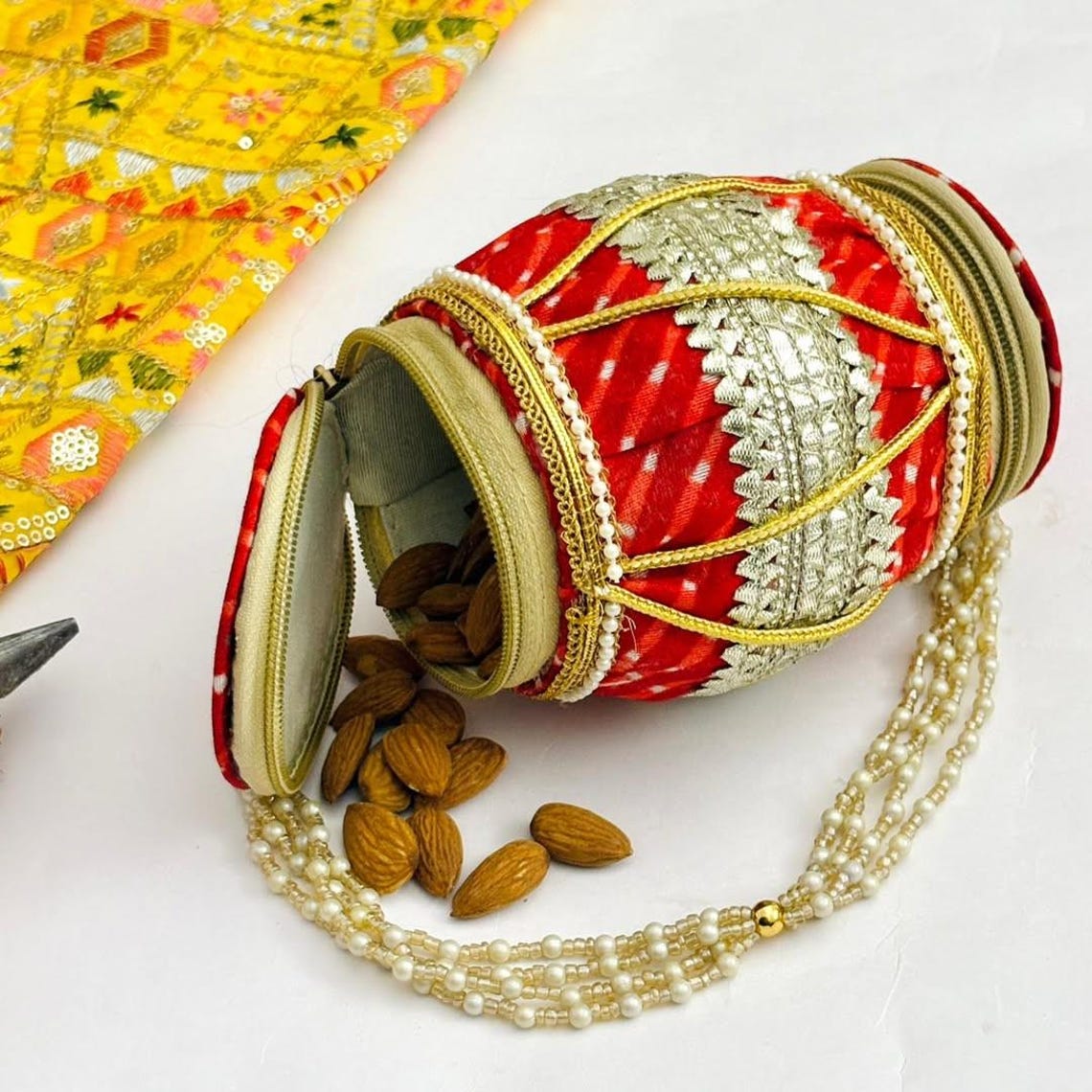 Dholki Wedding Favours Giveaways Hanging Dhol-shaped Nikkah Pouches Set ...