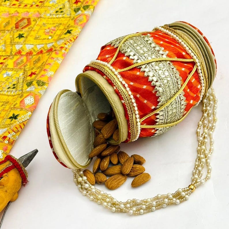 Dholki Wedding Favours Giveaways Hanging Dhol-shaped Nikkah Pouches Set ...