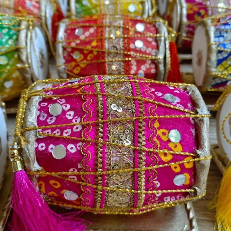 Dholki Wedding Favours Giveaways Hanging Dhol-shaped Nikkah Pouches Set ...