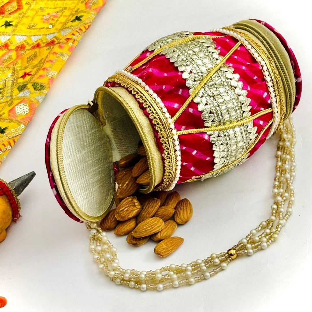 Dholki Wedding Favours Giveaways Hanging Dhol-shaped Nikkah Pouches Set ...