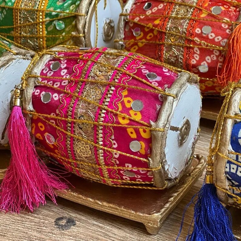 Dholki Wedding Favours Giveaways Hanging Dhol-shaped Nikkah Pouches Set ...