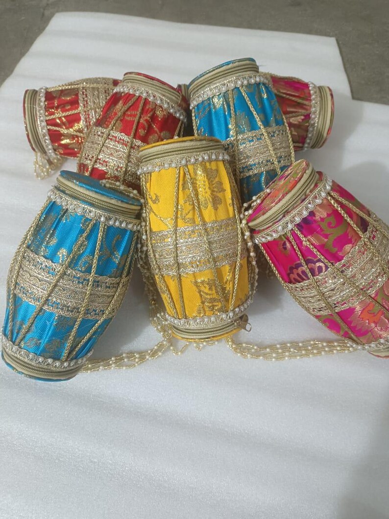 Dholki Wedding Favours Giveaways Hanging Dhol-shaped Nikkah Pouches Set ...