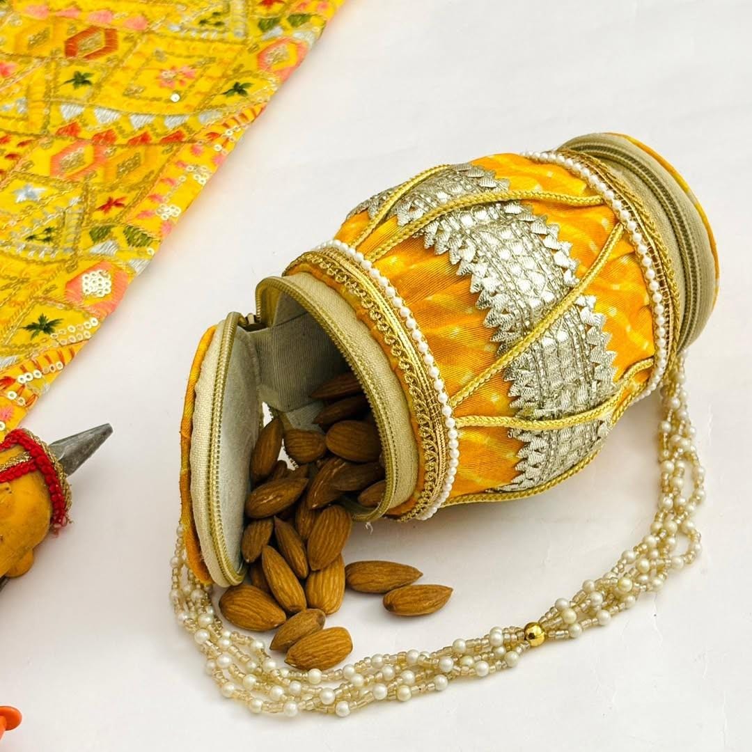 Dholki Wedding Favours Giveaways Hanging Dhol-shaped Nikkah Pouches Set ...