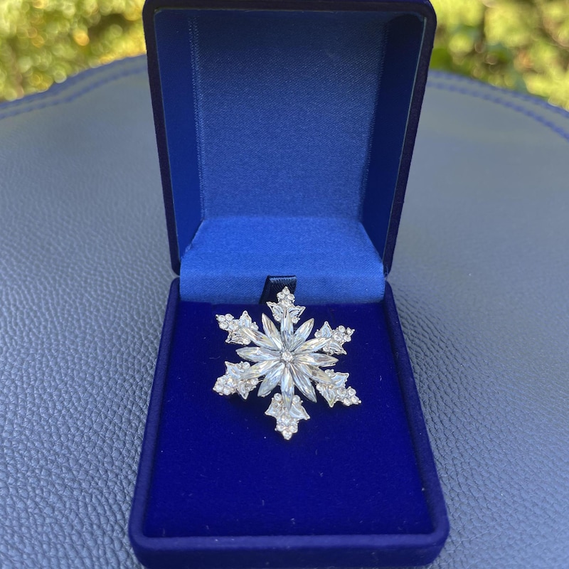 Silver Snowflake Broach - Etsy