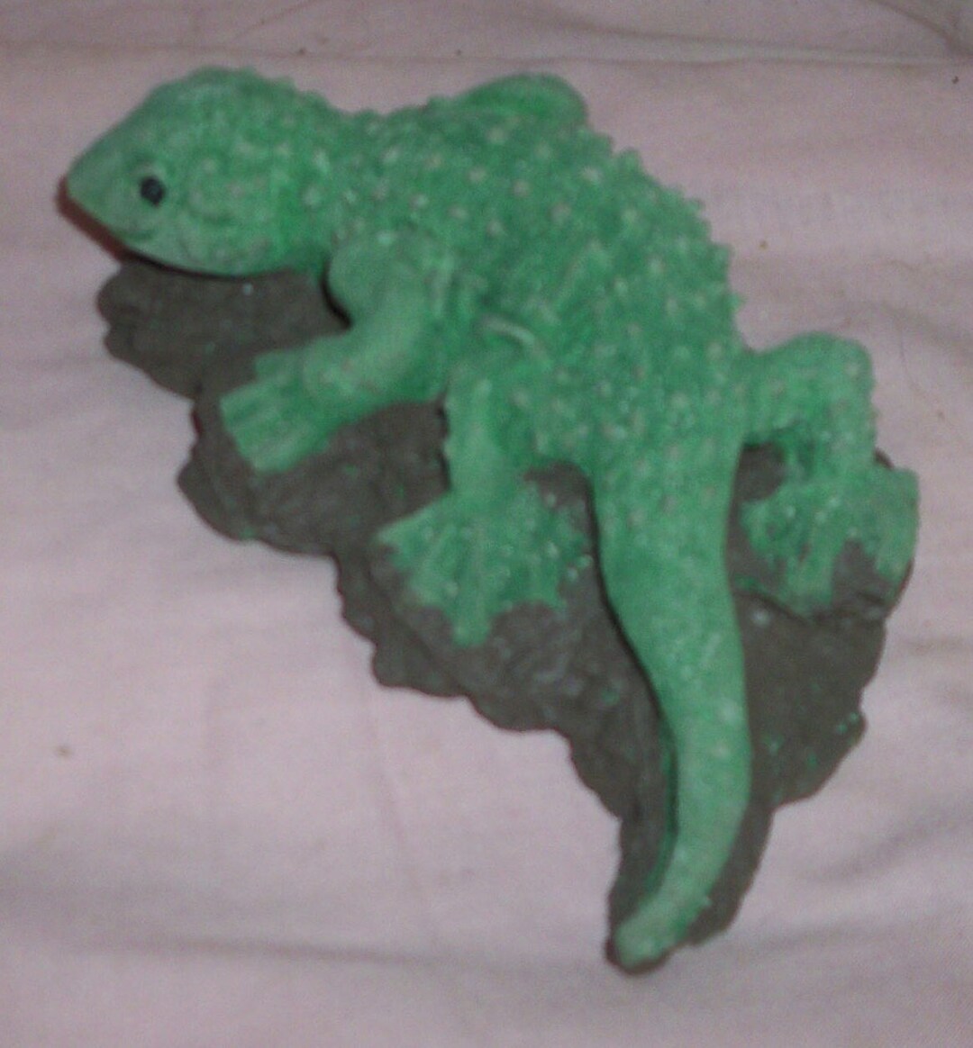 Small LATEX LIZARD MOLD for Concrete or Plaster - Etsy