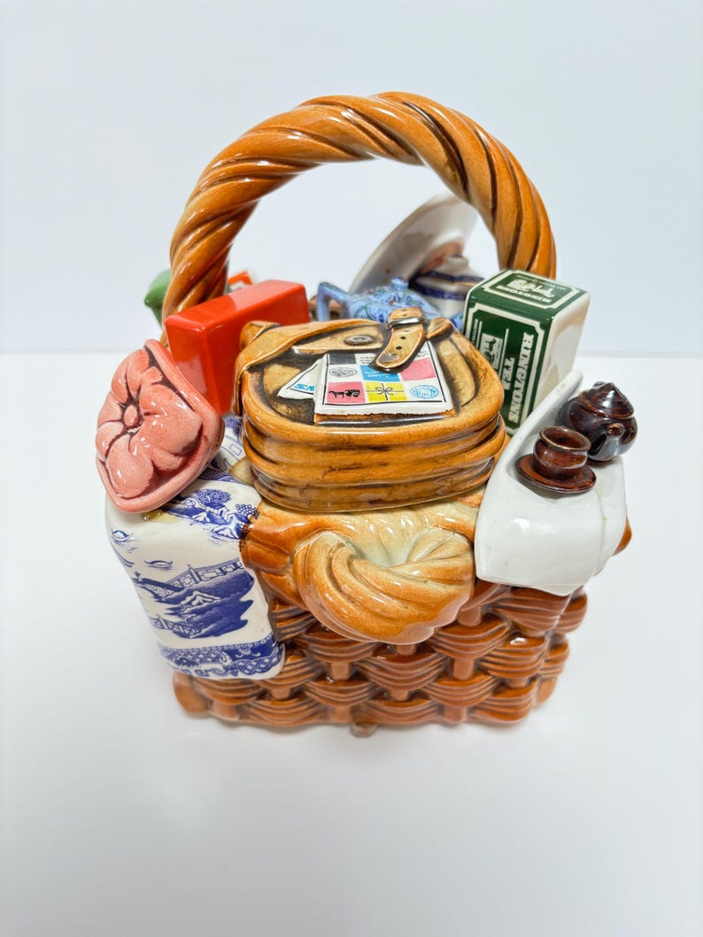Ringtons Monty Basket Teapot Paul Cardew Design Novelty Hamper Teapot ...