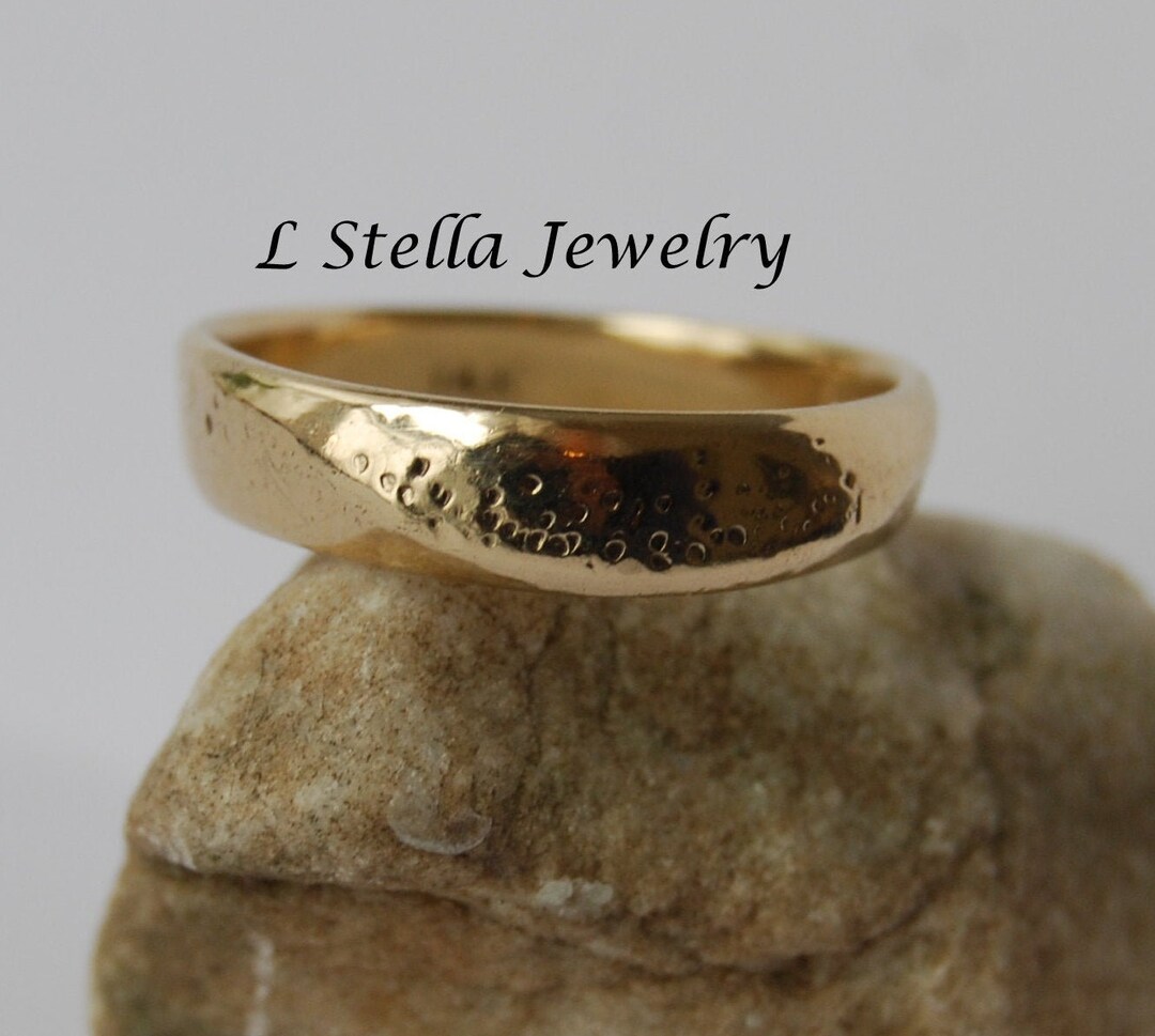 14K or 10K Solid Gold Mobius Band, Curved Wedding Band, Curvy 5mm ...