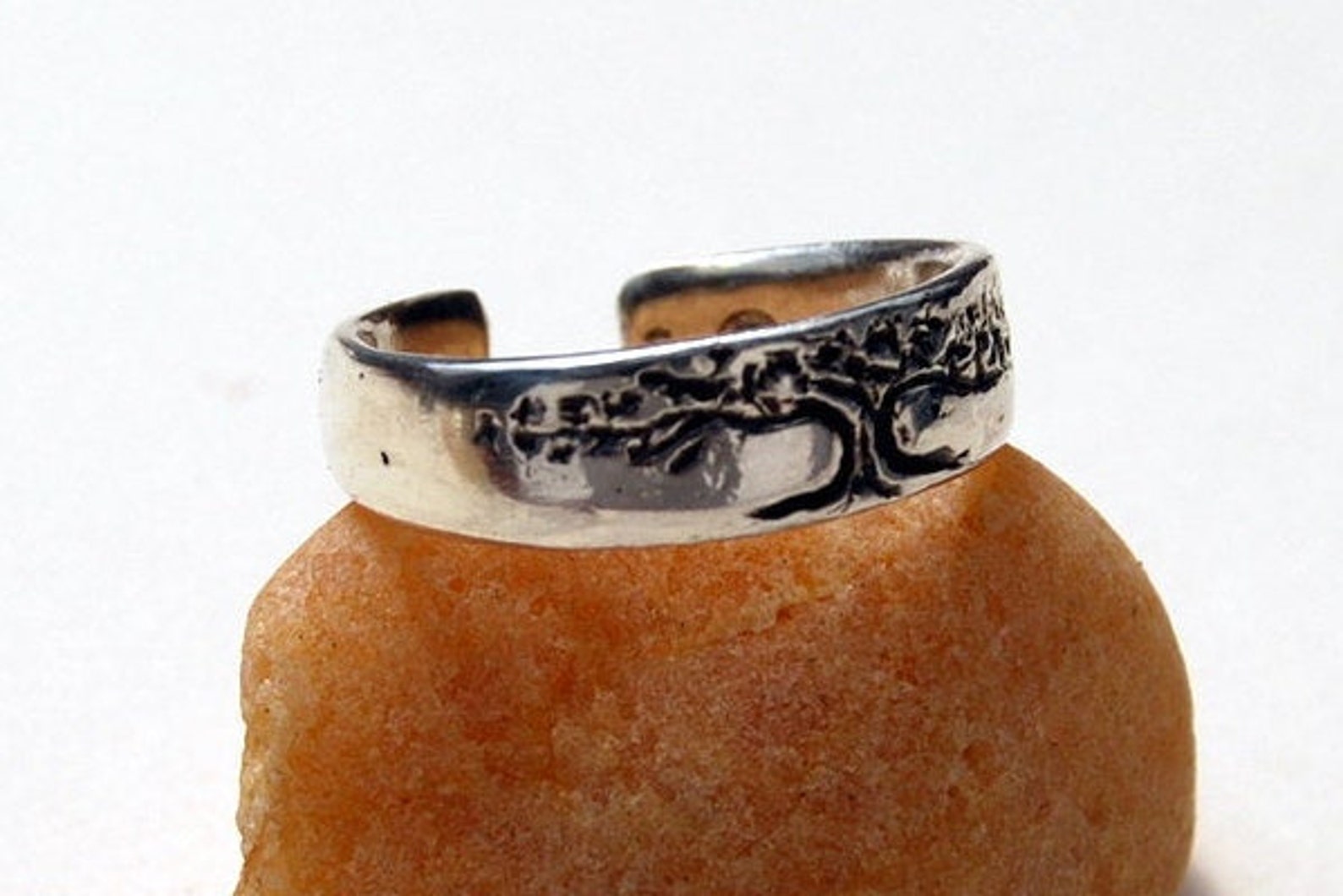 Tree Ear Cuff / Tree of Life / Conch Ear Cuff / Helix Tree | Etsy