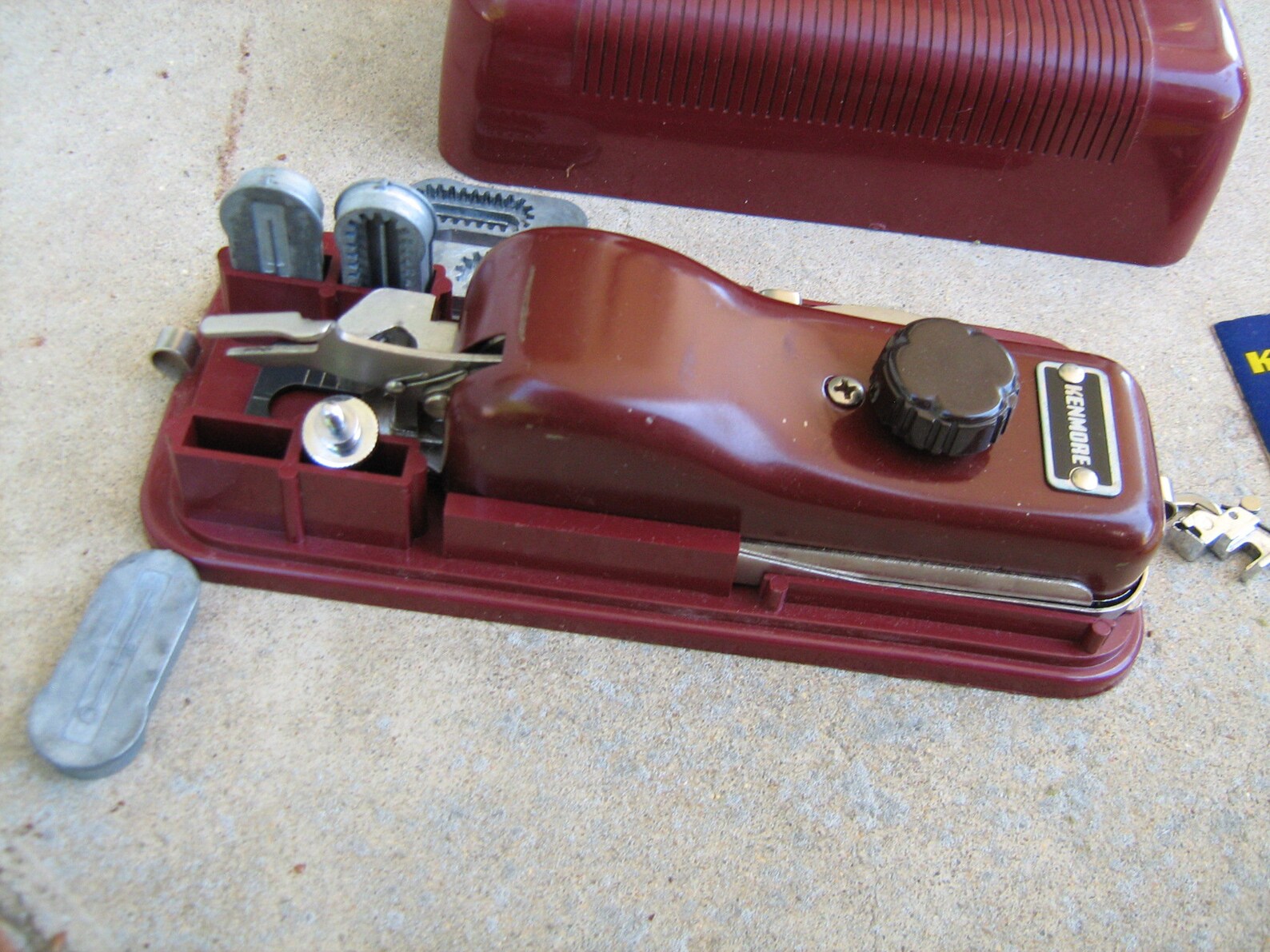 Vintage 1950s Kenmore Buttonhole Attachment in Original Bakelite Case ...