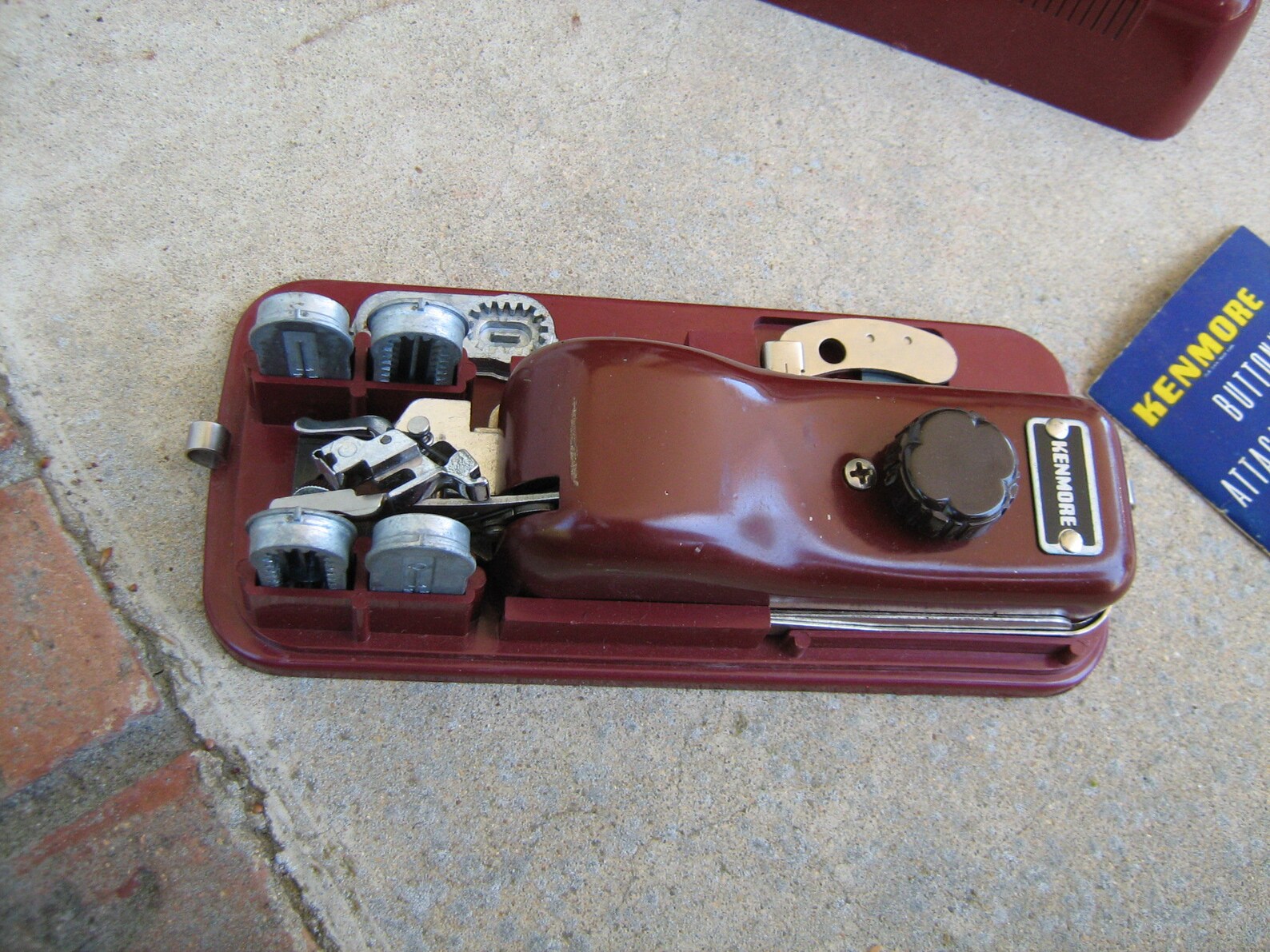 Vintage 1950s Kenmore Buttonhole Attachment in Original Bakelite Case ...