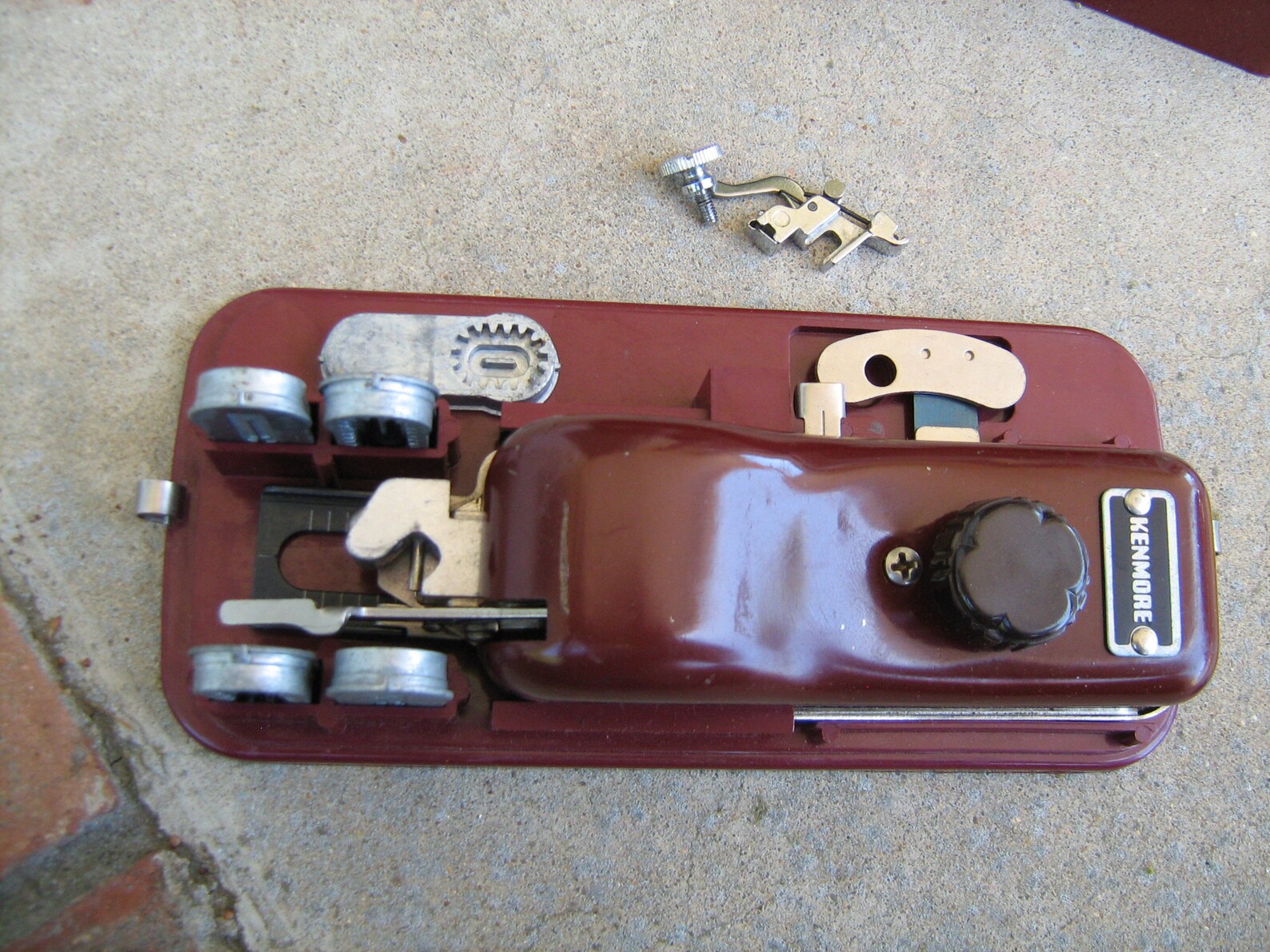 Vintage 1950s Kenmore Buttonhole Attachment in Original Bakelite Case ...