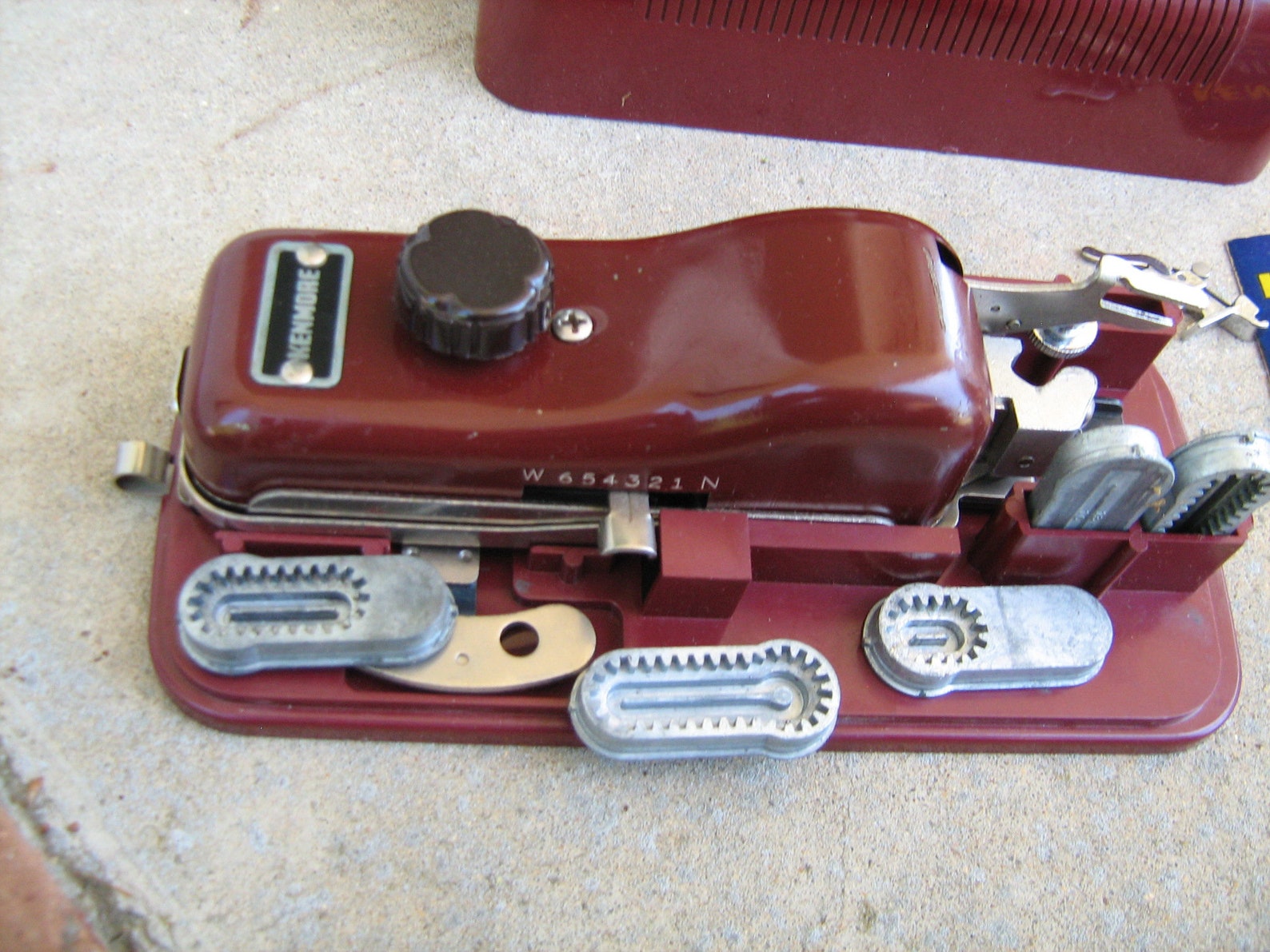 Vintage 1950s Kenmore Buttonhole Attachment in Original Bakelite Case ...