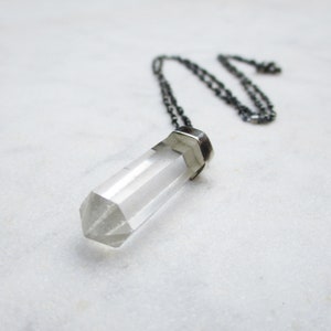 Quartz Point Necklace, Natural Rock Crystal Pendant, Modern Gemstone ...