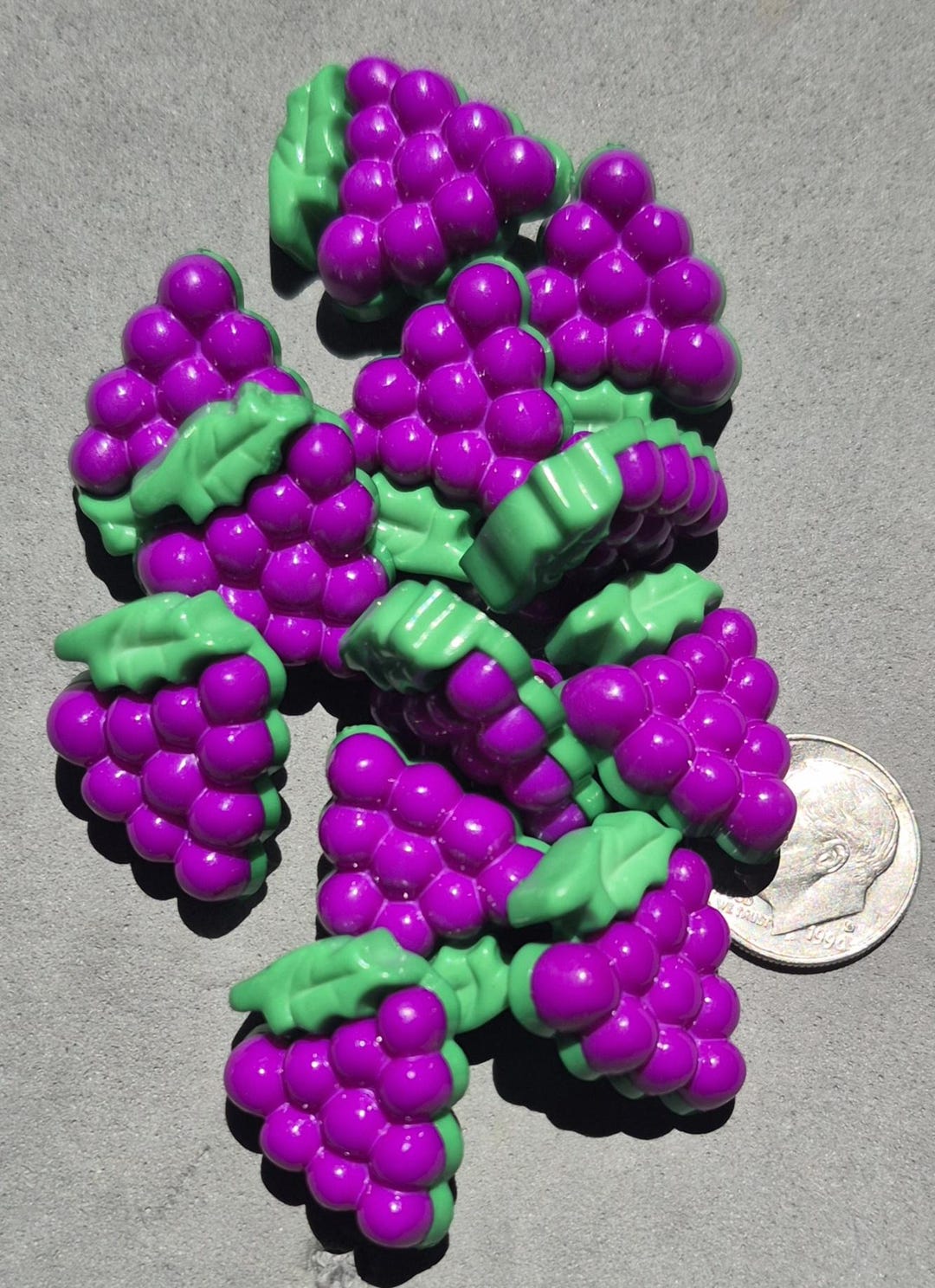 12 PLASTIC GRAPE BUTTONS - Etsy