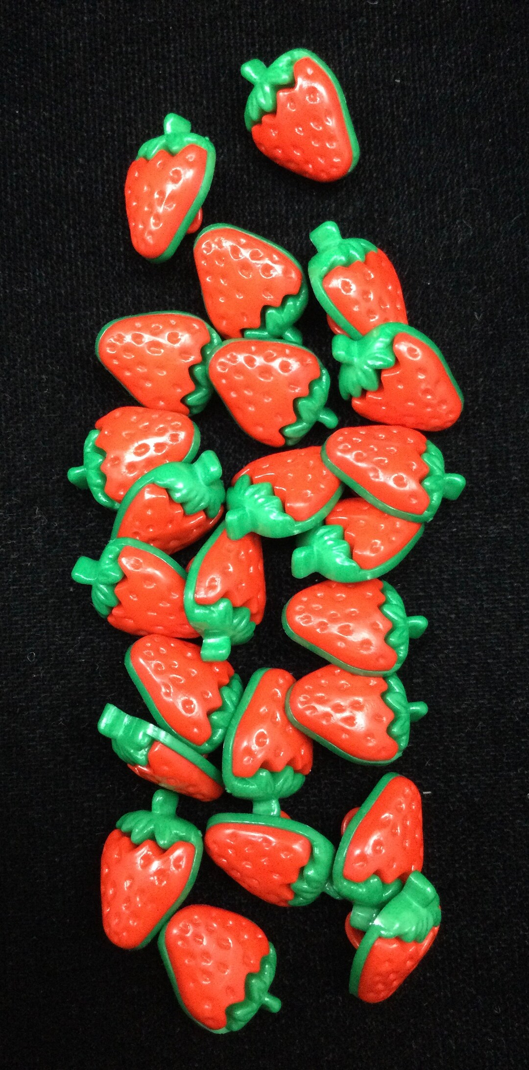 24 STRAWBERRY BUTTONS, PLASTIC - Etsy