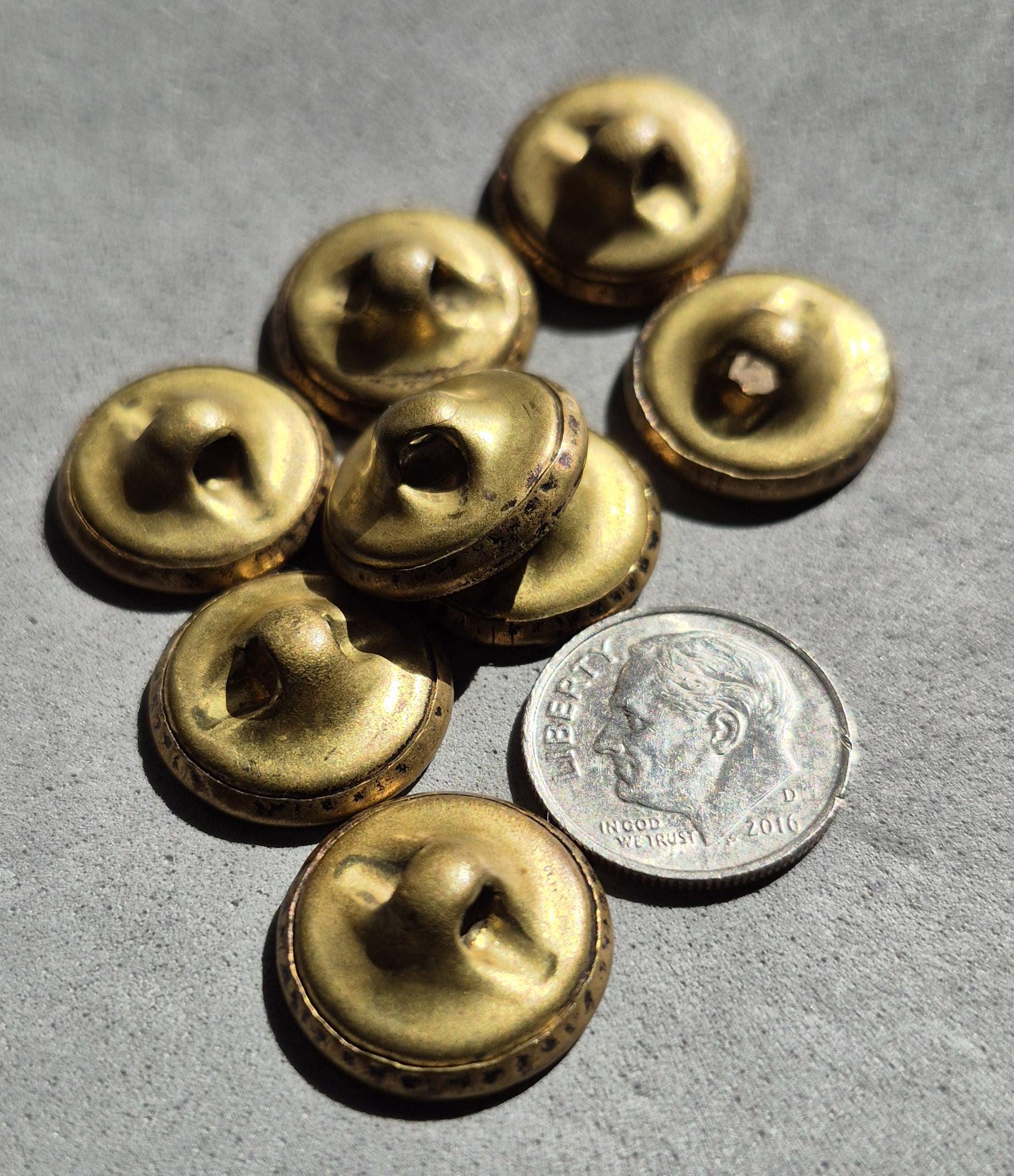8 FLORAL ANTIQUE BRASS Buttons - Etsy