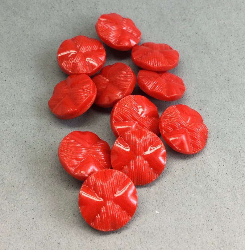 11 SMALL RED GLASS Buttons - Etsy