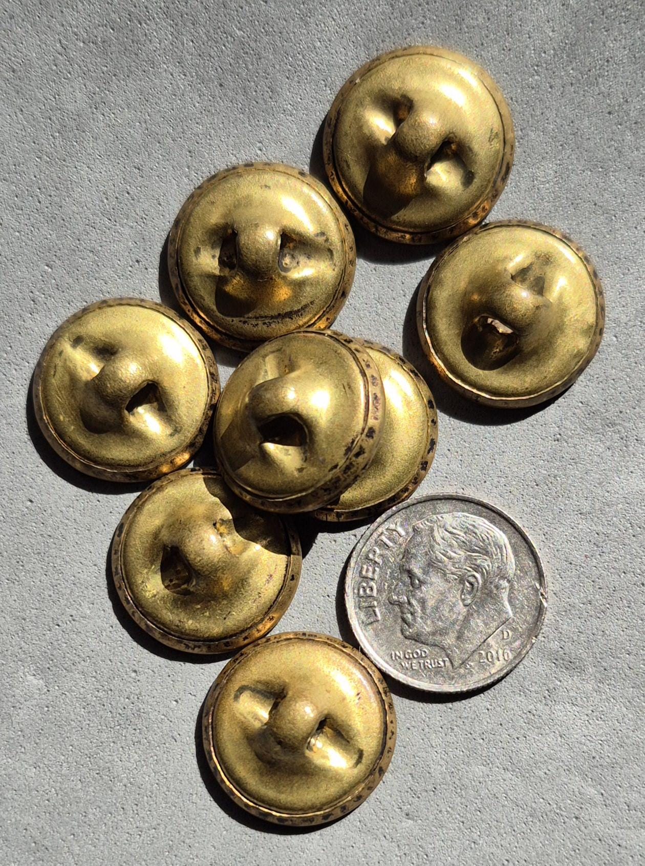 8 FLORAL ANTIQUE BRASS Buttons - Etsy