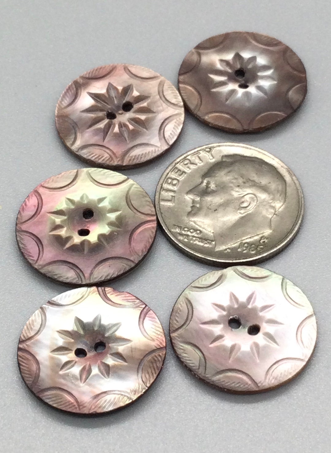 5 ANTIQUE CARVED SHELL Buttons - Etsy