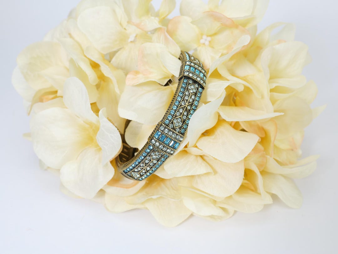 Heidi Daus Blue Crystal Bangle Bracelet – Beautiful Vintage Hinged Cuff ...