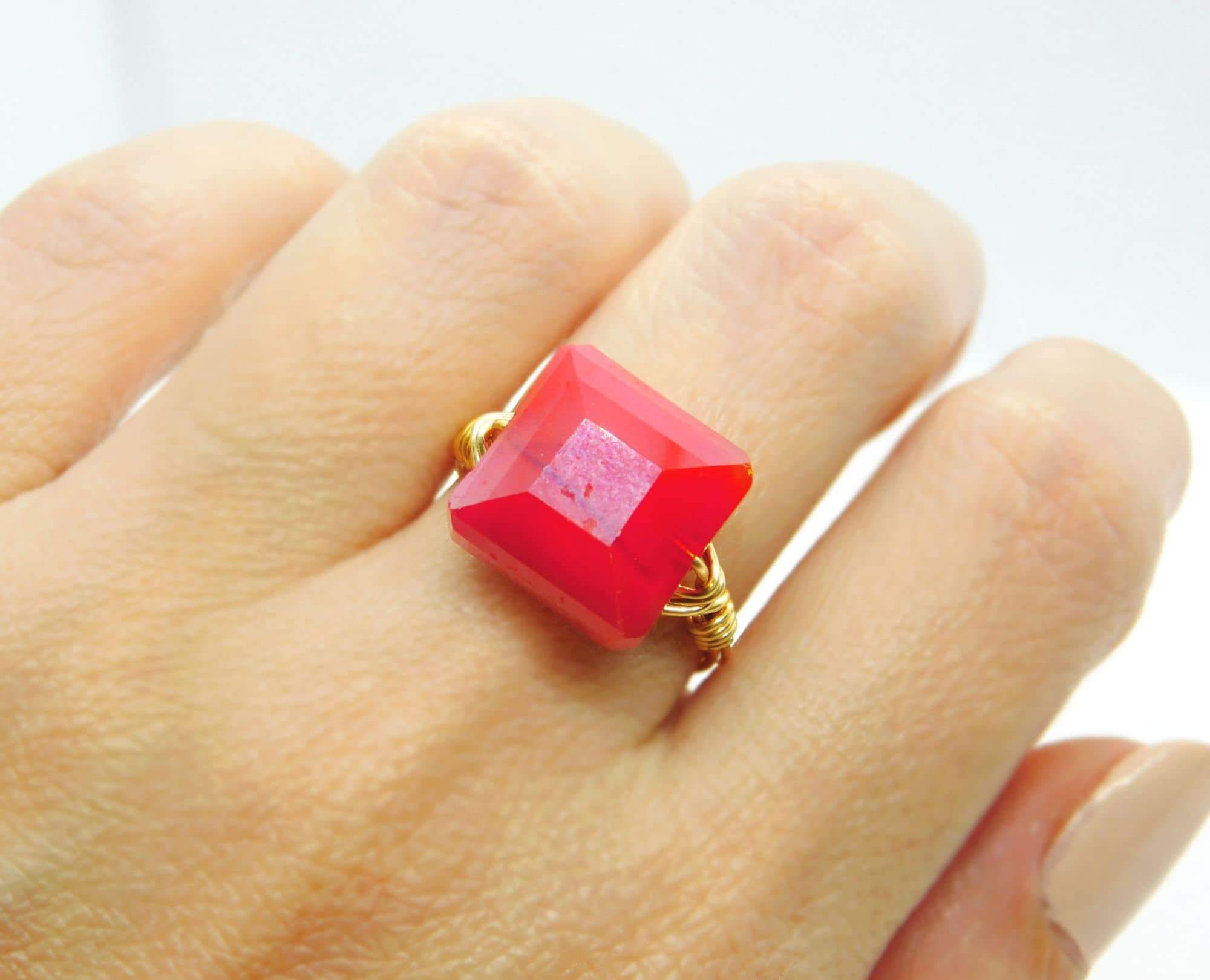 Anillo rojo brillante. Anillo rojo de cristal. Elegante anillo | Etsy