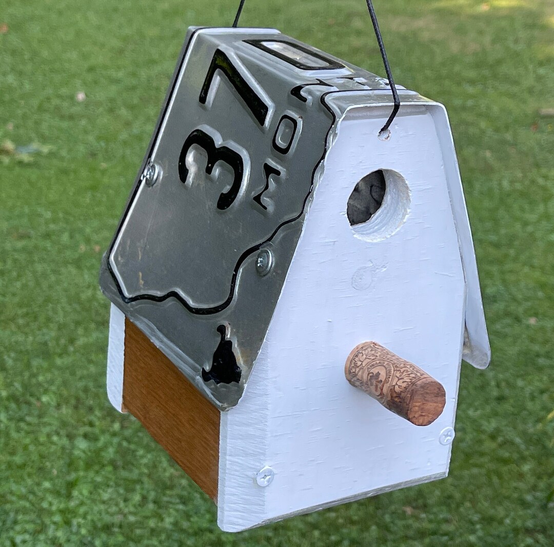 Upcycled Reclaimed Bird House/nest Box for House Wren Chickadee ...