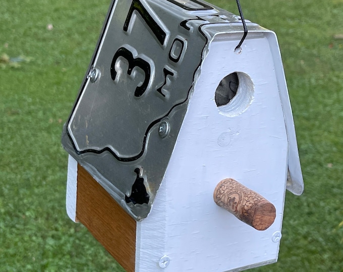 Bird Nest Box Chickadee/nuthatch/wren Nest Box Bird Nesting House ...