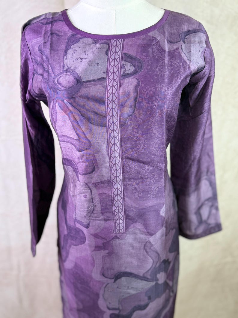 Muslin Silk Blend Purple Digital Print Embroidered Salwar Set With ...