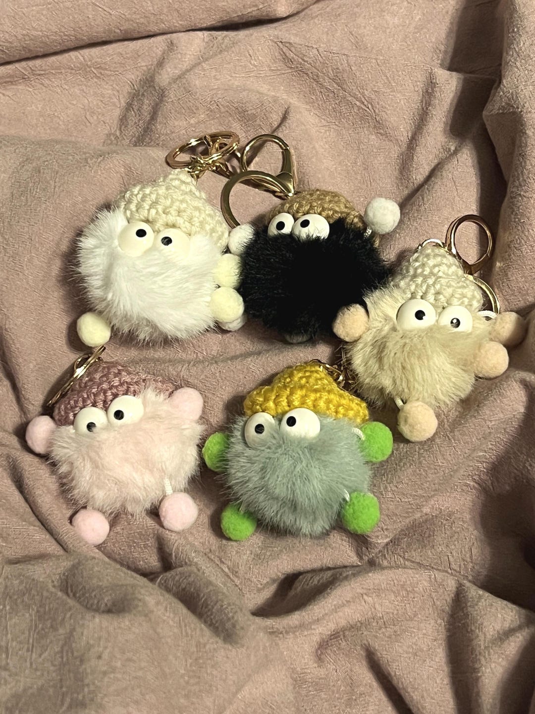 Real Mink Fur & Soot Sprite Coal Ball Keyring - Squishy Kawaii Cute Hat ...