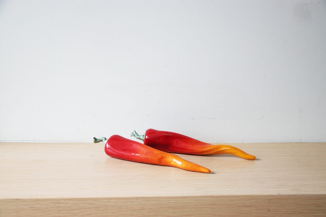 Chilli Peppers Sculpture, Modern Ceramic Chilli Peppers in Red and ...