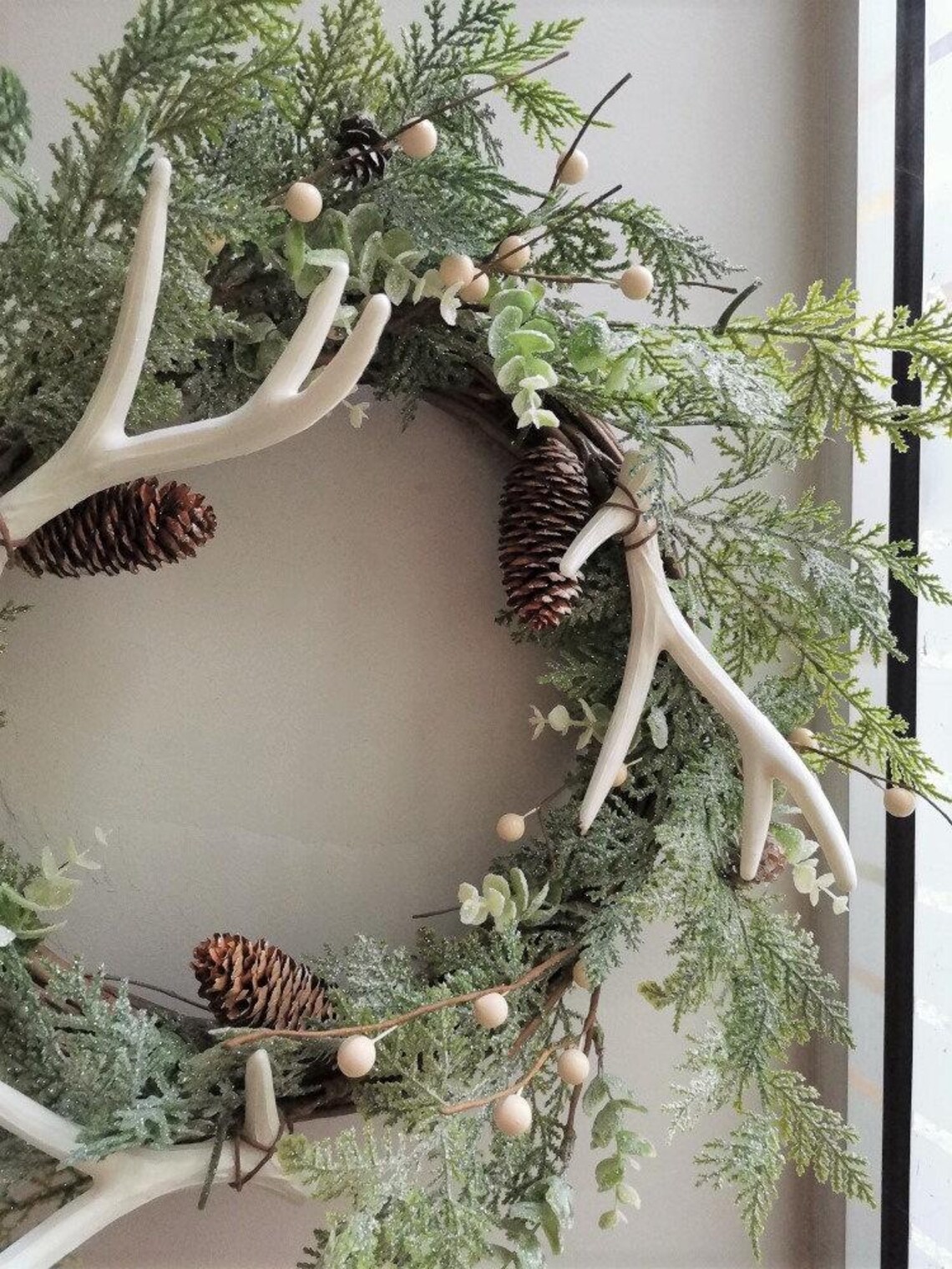 Antler Xmas Wreath, Deer Antler Winter Wreath With Juniper Branches and ...