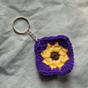Sunflower Granny Square Crochet Keychain - Etsy