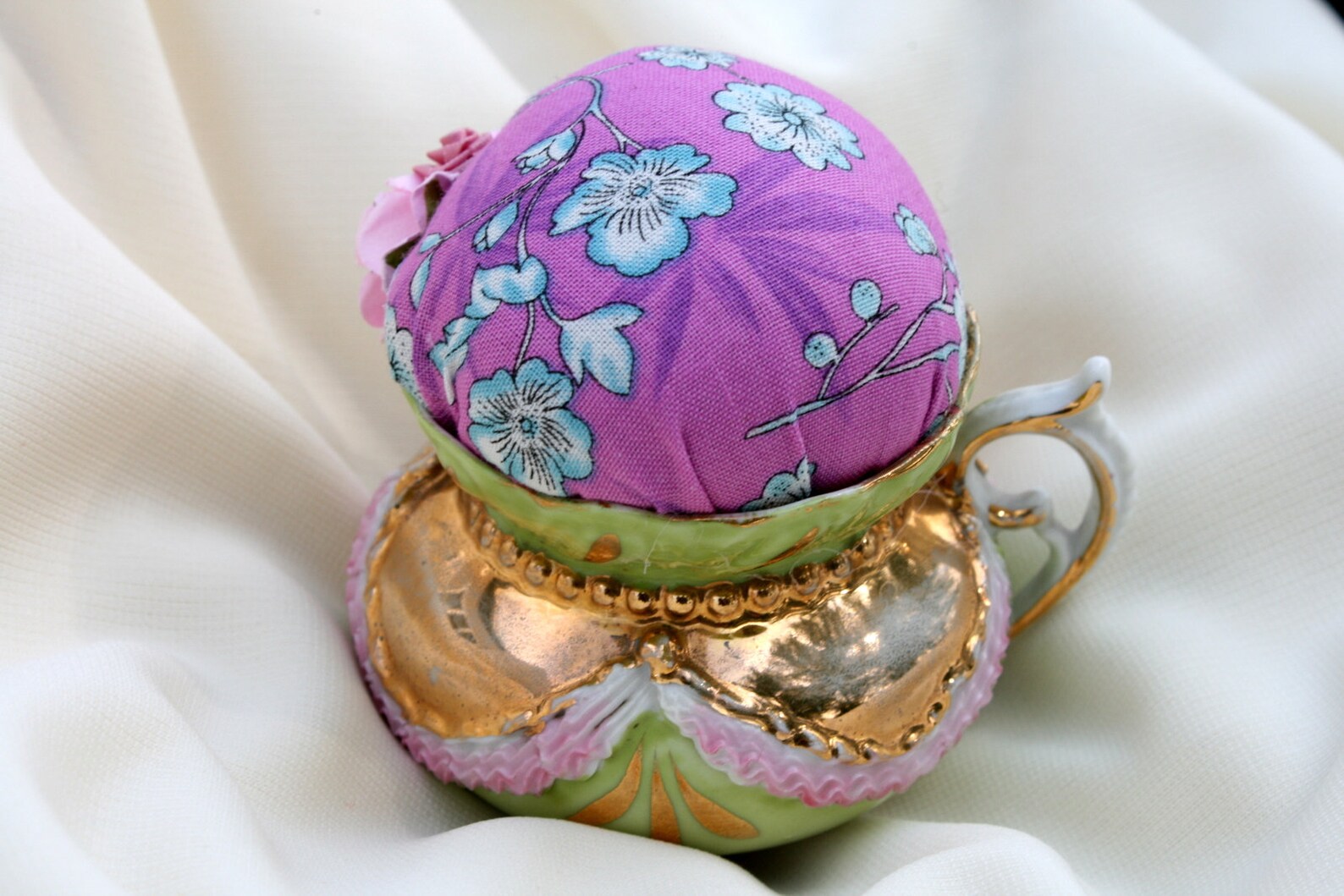 Vintage Glass Pincushion With Gold Pink and Green Vintage - Etsy Canada