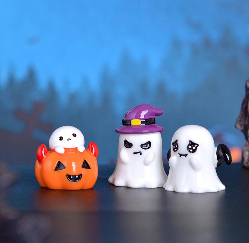 Cute Halloween Figurine, Tiny Resin Ghost Figure, Halloween Desktop ...