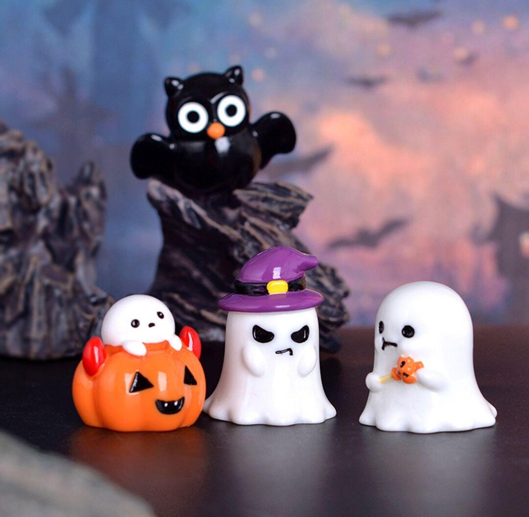 Cute Halloween Figurine, Tiny Resin Ghost Figure, Halloween Desktop ...