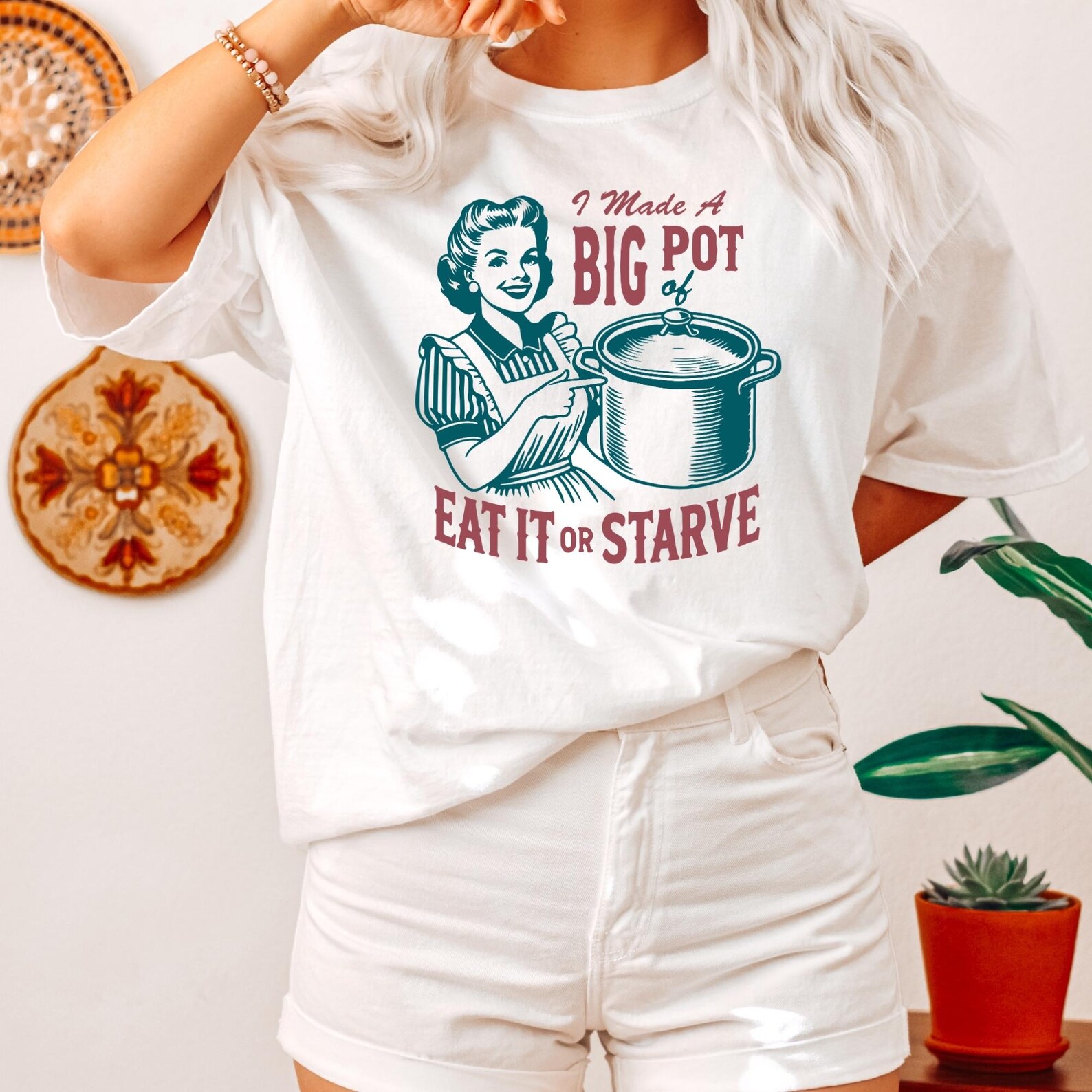 I Made A Big Pot of Eat It or Starve, SVG PNG, Retro Vintage Woman ...