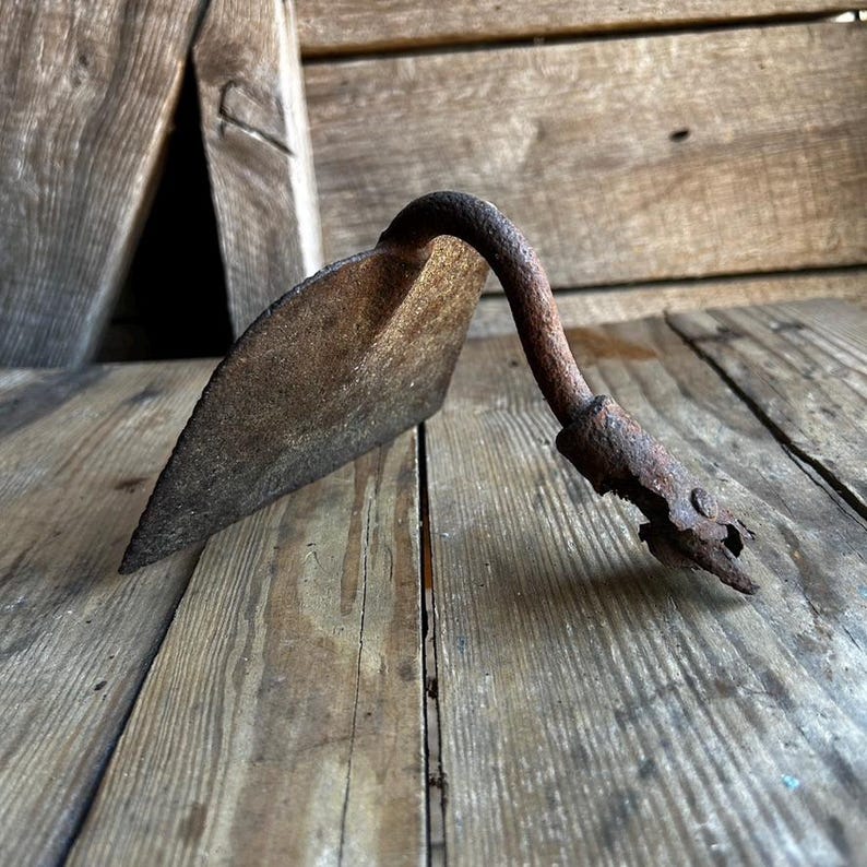 Vintage Rusty Metal Hoe Head: Farmhouse Steampunk Decor - Etsy