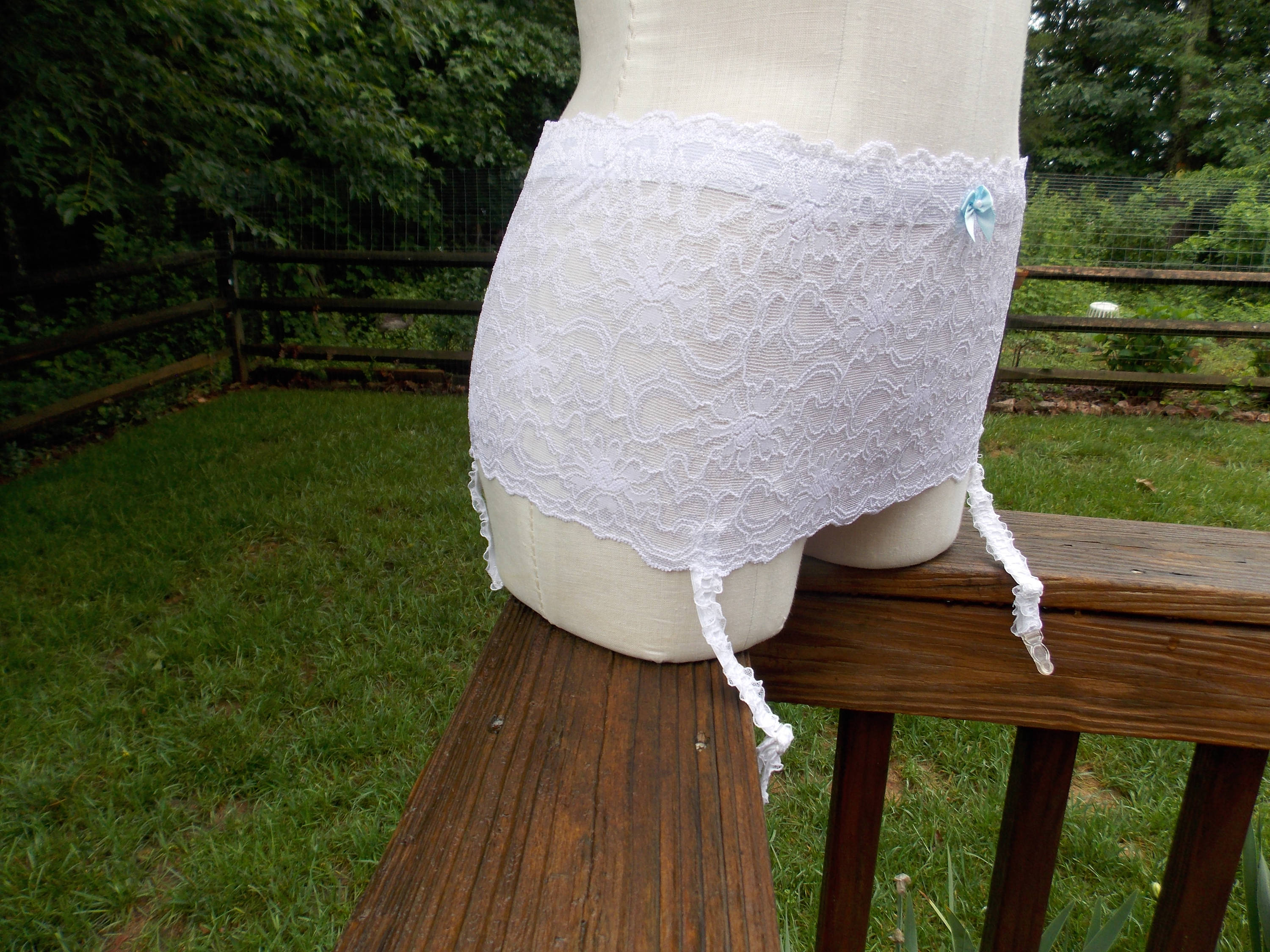 Garter Belt Retro Style in White Stretch Lace with Ruffled | Etsy