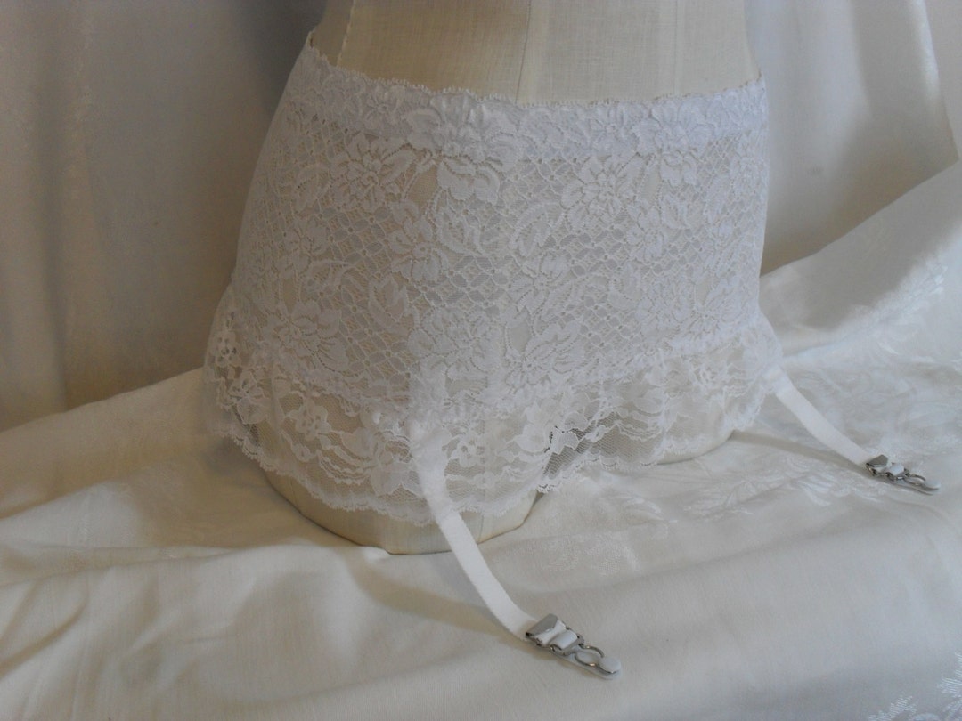 Garter Belt Retro Style in White Stretch Lace With White Garters With ...