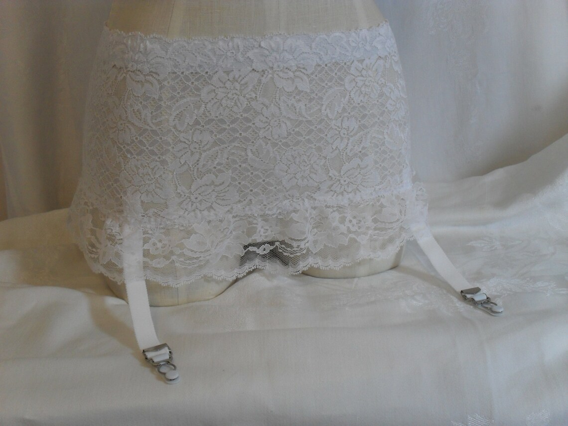 Garter Belt Retro Style in White Stretch Lace With White Garters With ...