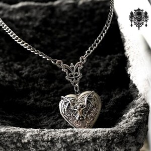 Bat Locket Necklace Gothic Jewelry for Bat Lovers Vampire Bat Pendant ...