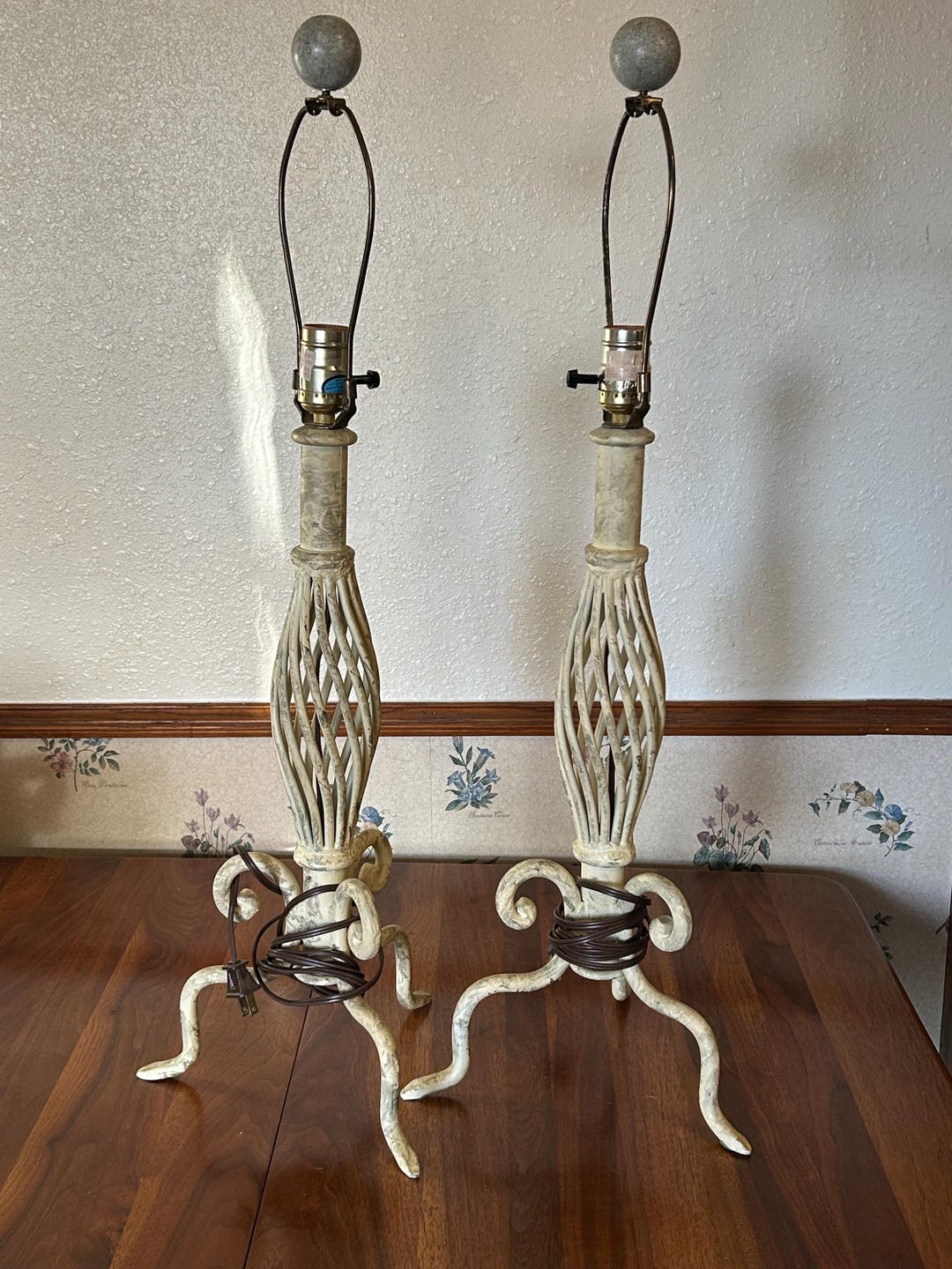 Vintage Pair Heavy Metal Table Lamps 29