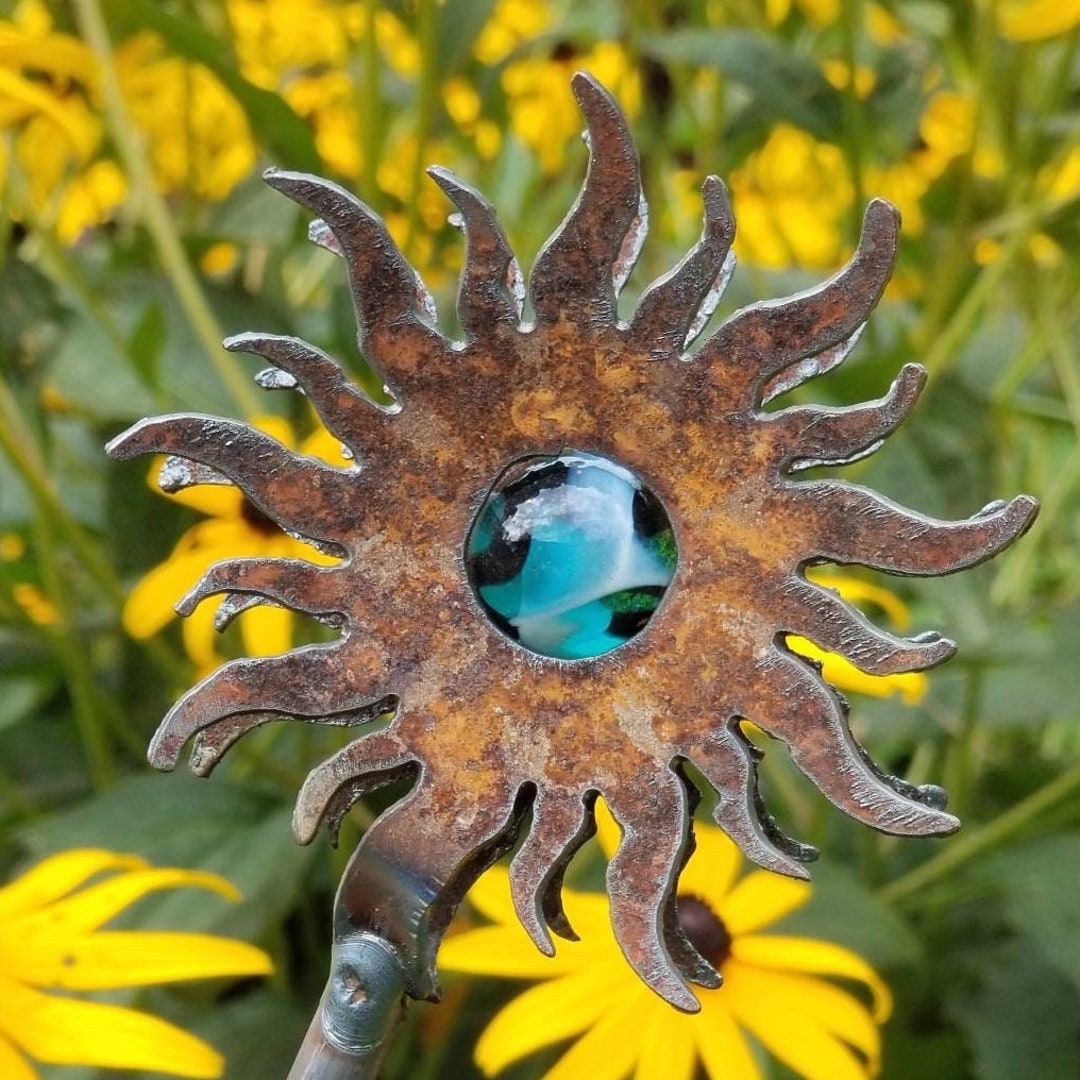 Rusty Sun Garden Stake, Rustic Sun Yard Art, Steel Sun Decoration ...