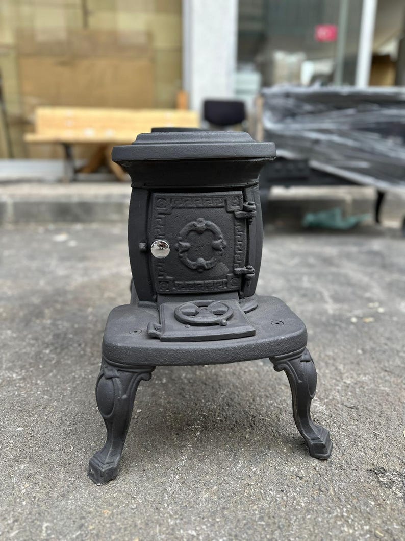 Antique Rustic Heating Stove, Nostalgia Cast Iron Wood Stove, Antique ...