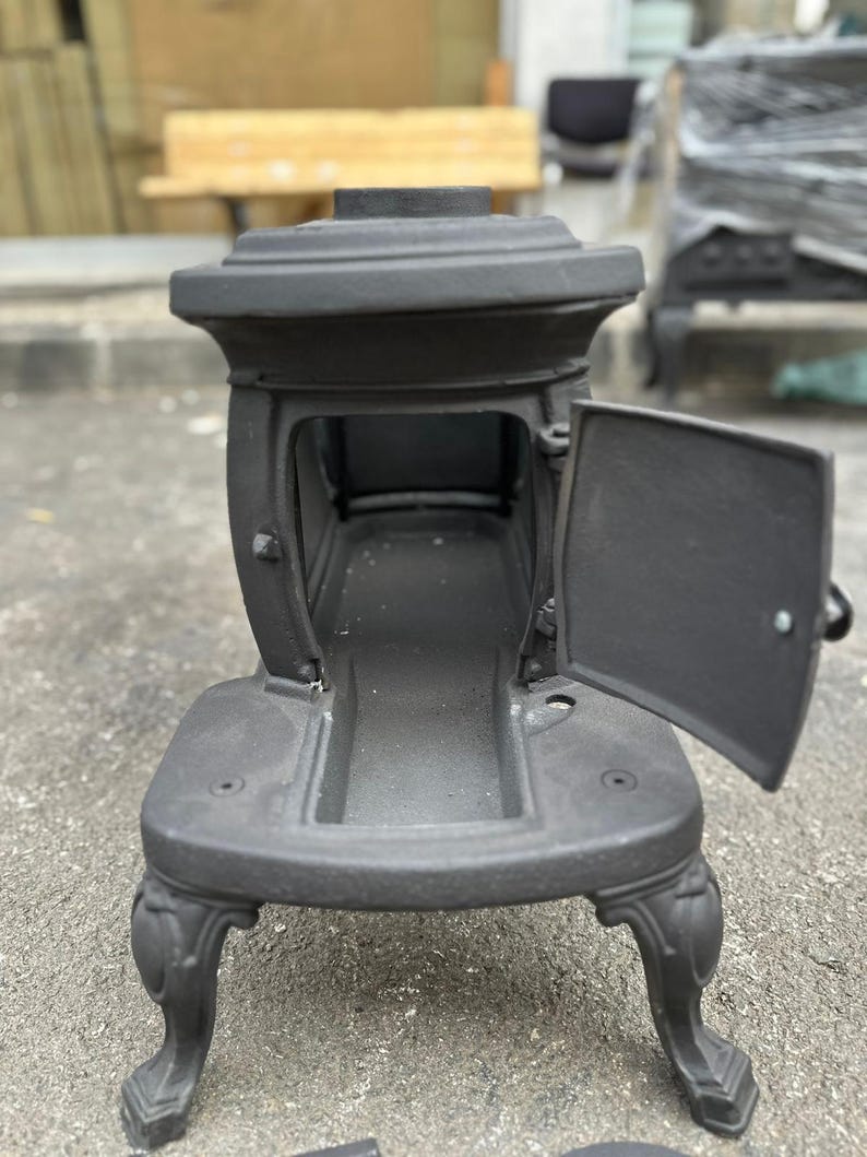 Antique Rustic Heating Stove, Nostalgia Cast Iron Wood Stove, Antique ...